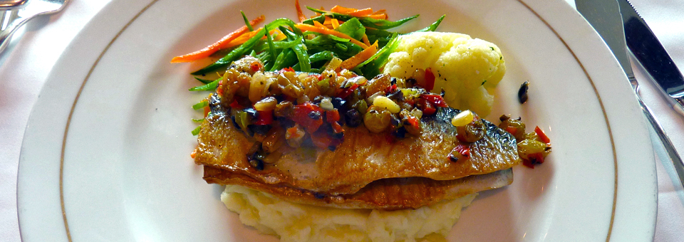 QE fish dinner, Cunard Queen Elizabeth Panama Canal cruise | Notable ...